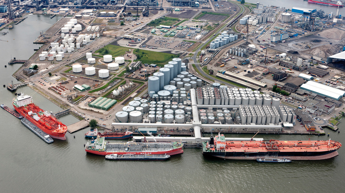 Farm Tanks Terminals in Botlek, Rott | Rotterdam Farm